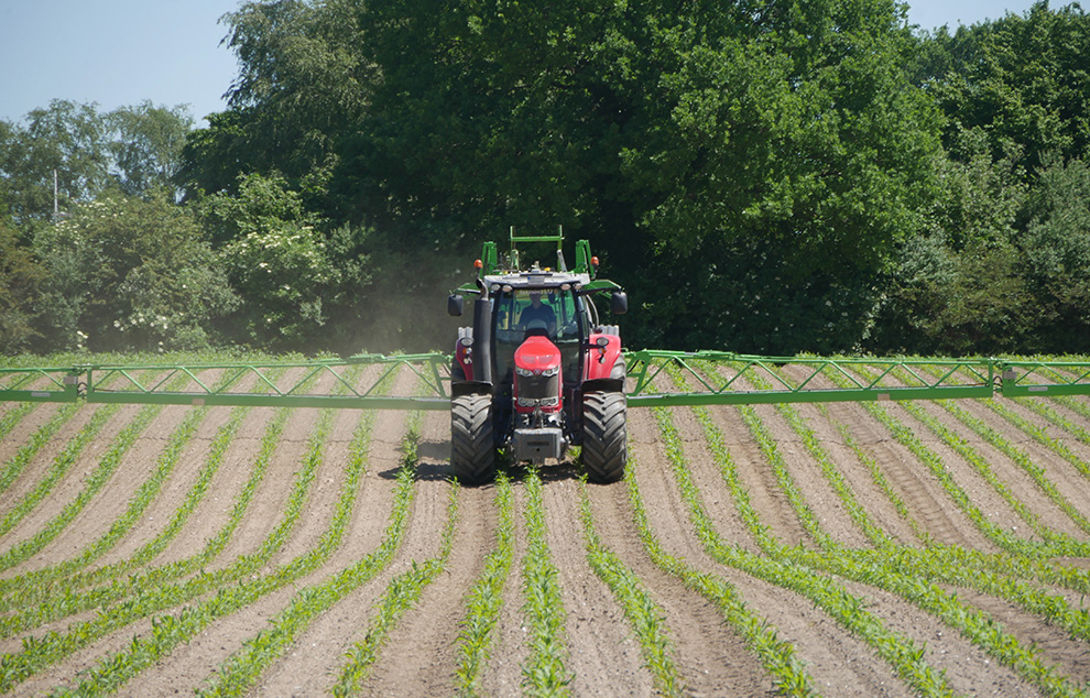 Guidance and auto steering for farm machines