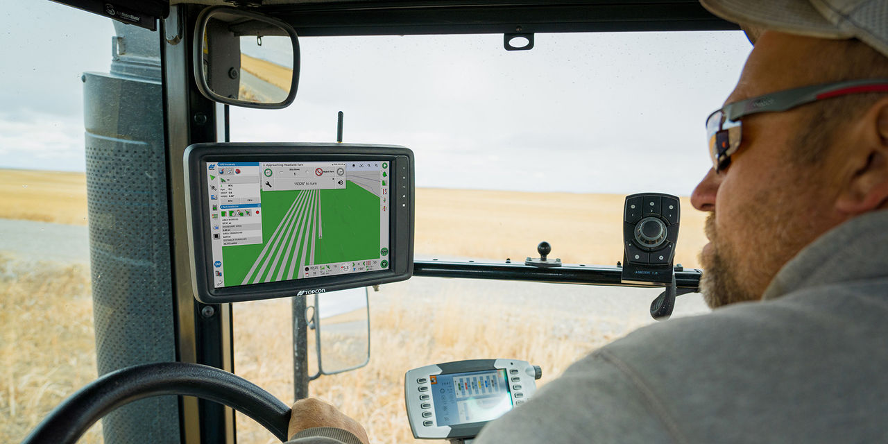 Feed production software for livestock and dairy operations