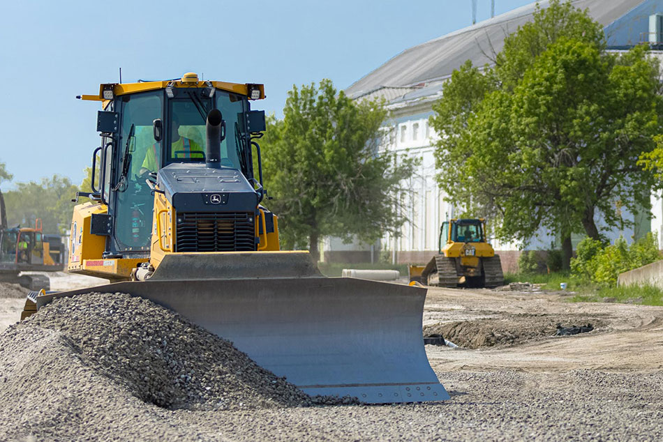 Total station machine control for construction equipment